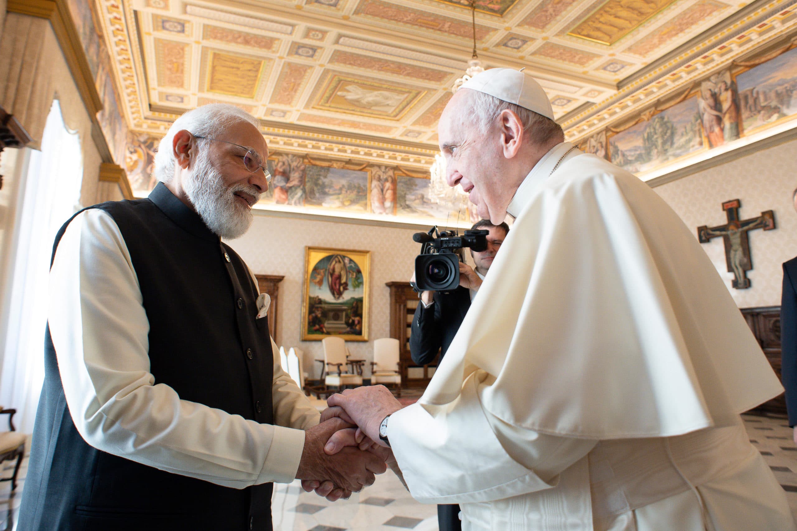 Pope Receives Indian Prime Minister – Exaudi
