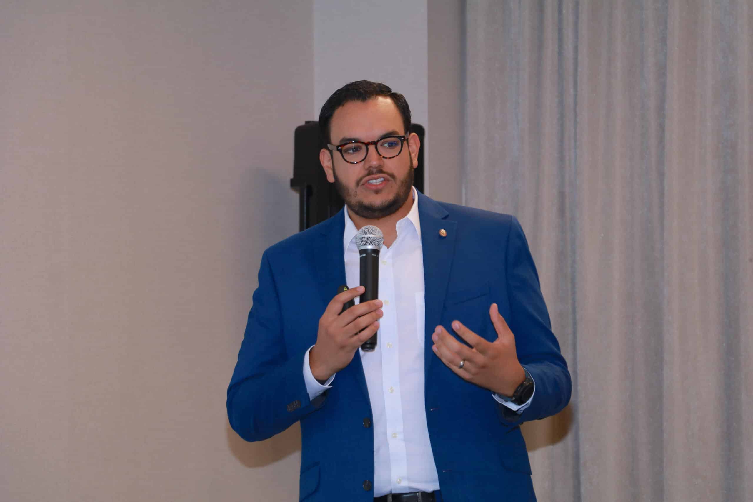 Mario J. Paredes inaugura el III Seminario de Líderes Católicos en New ...